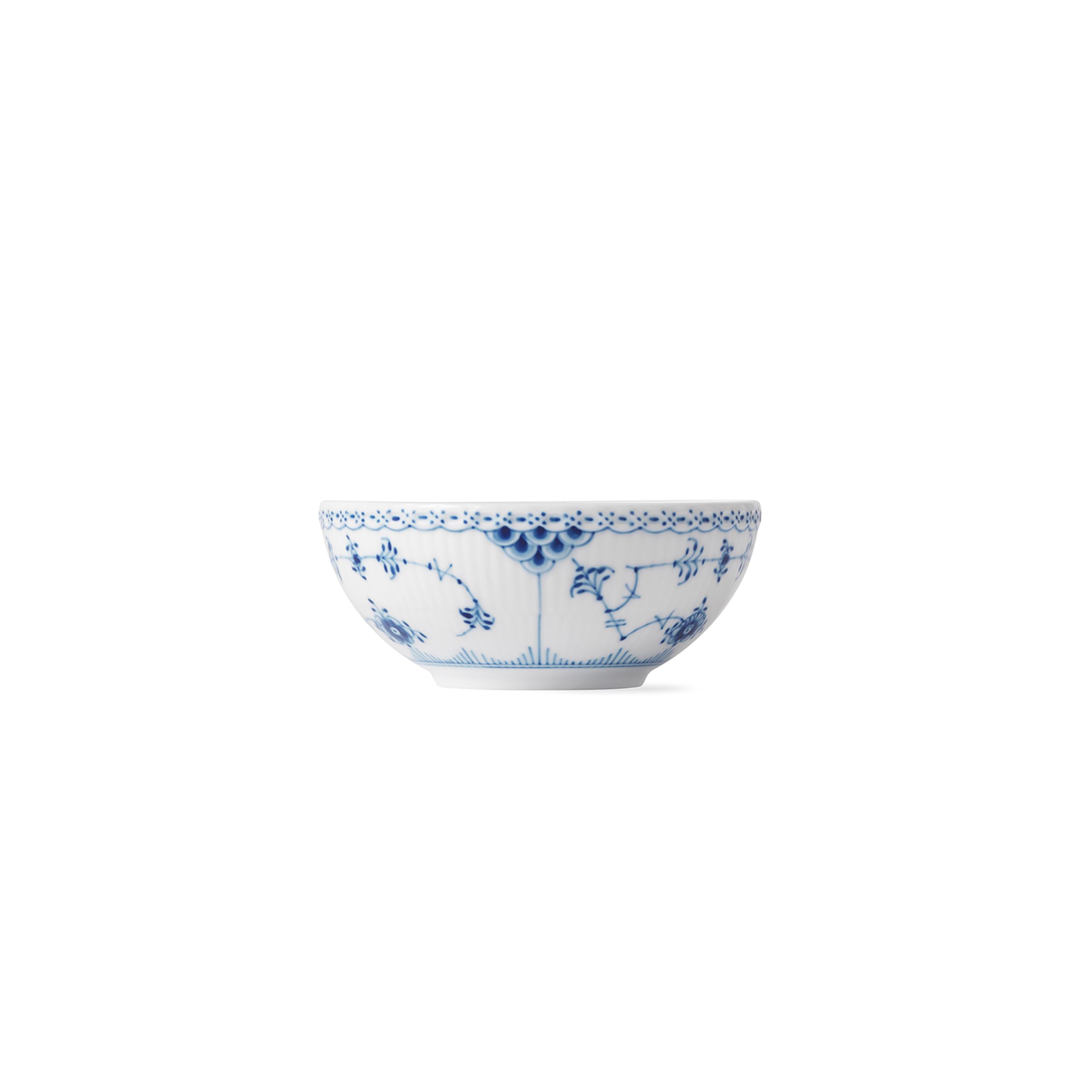 Blue Fluted Half Lace Deep Bowl, 50 cl | Royal Copenhagen