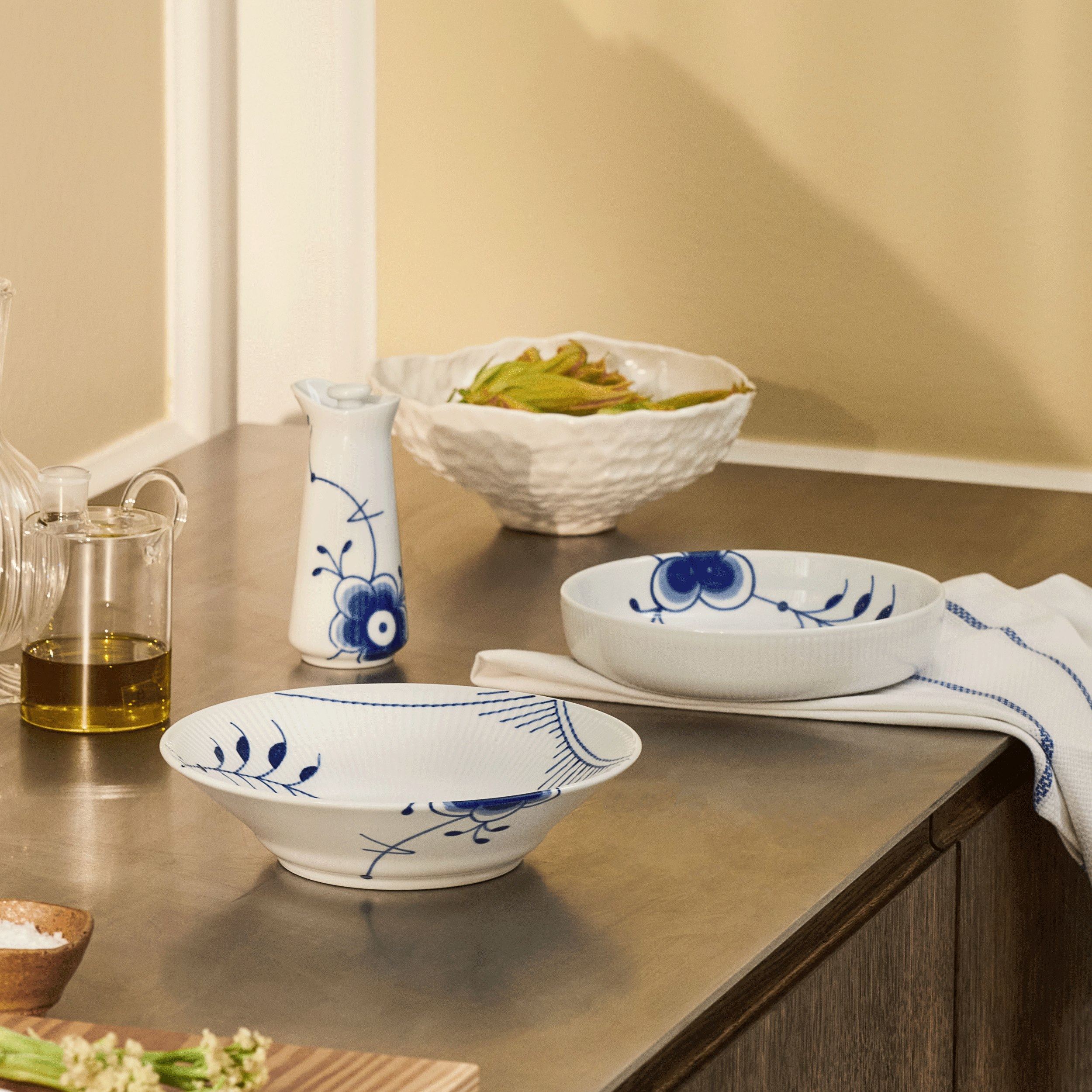 Blue Fluted Mega Plate Deep, 21 cm | Royal Copenhagen