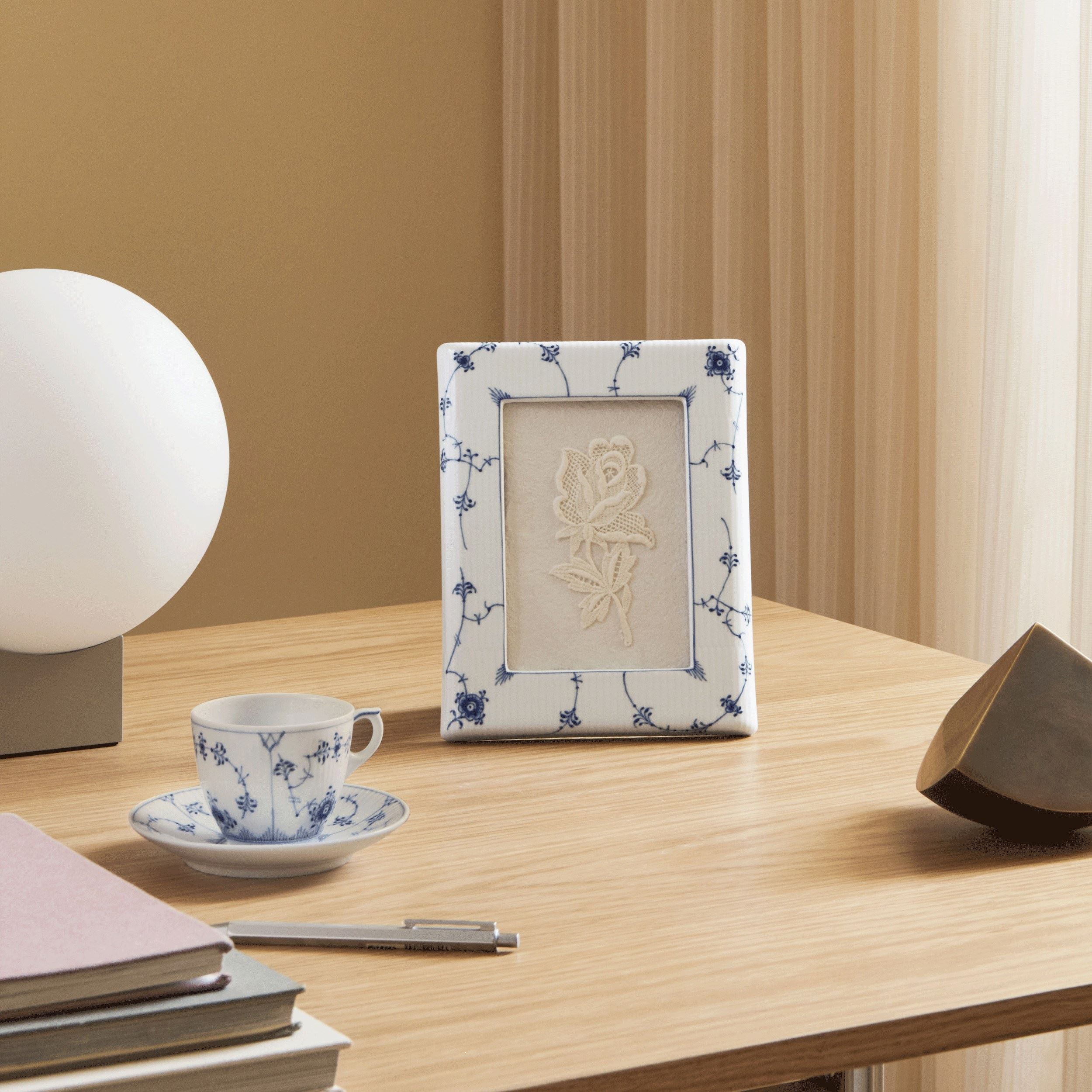 Blue Fluted Plain Picture Frame, 21 cm | Royal Copenhagen