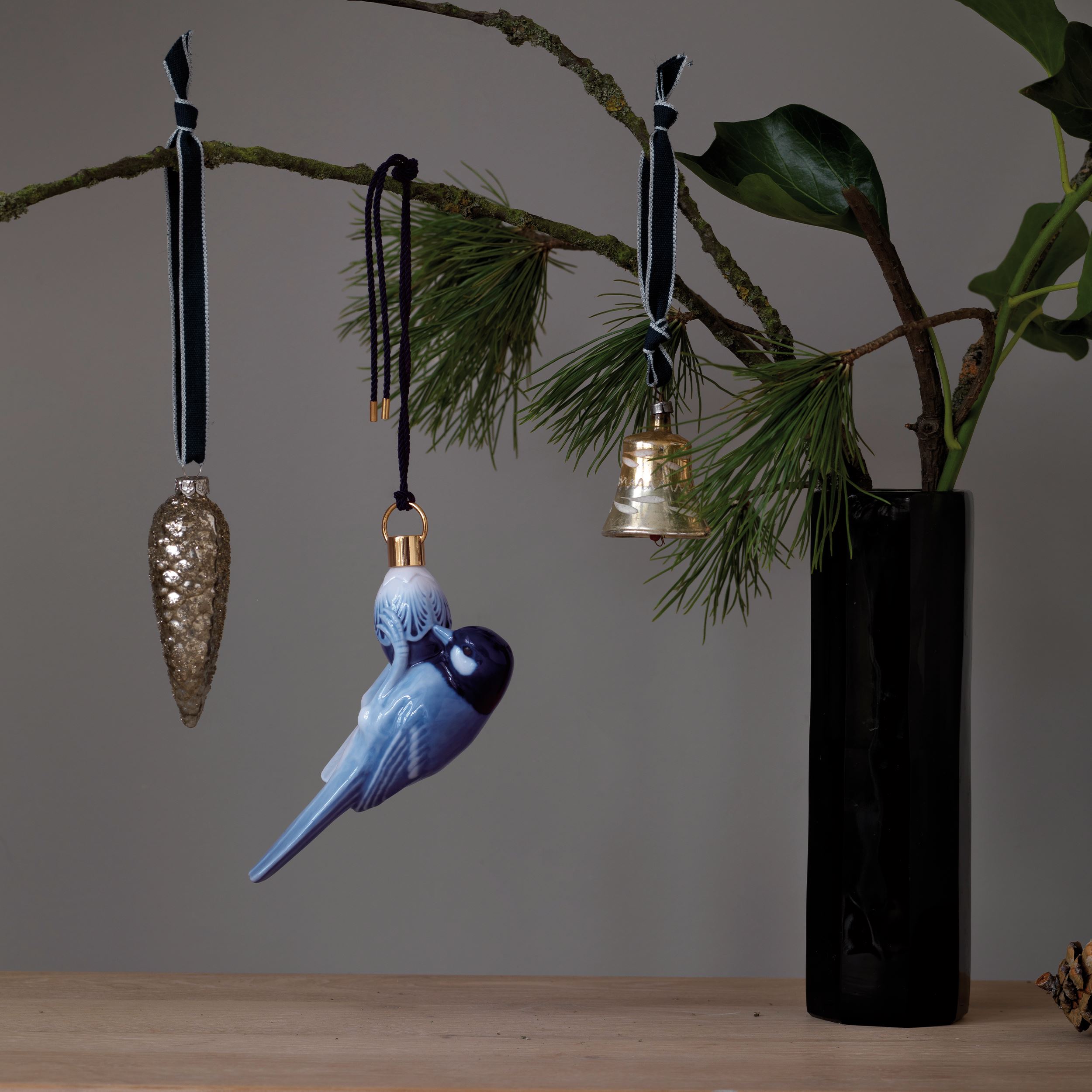 Christmas Ornament 2021, Titmouse, 16 cm | Royal Copenhagen
