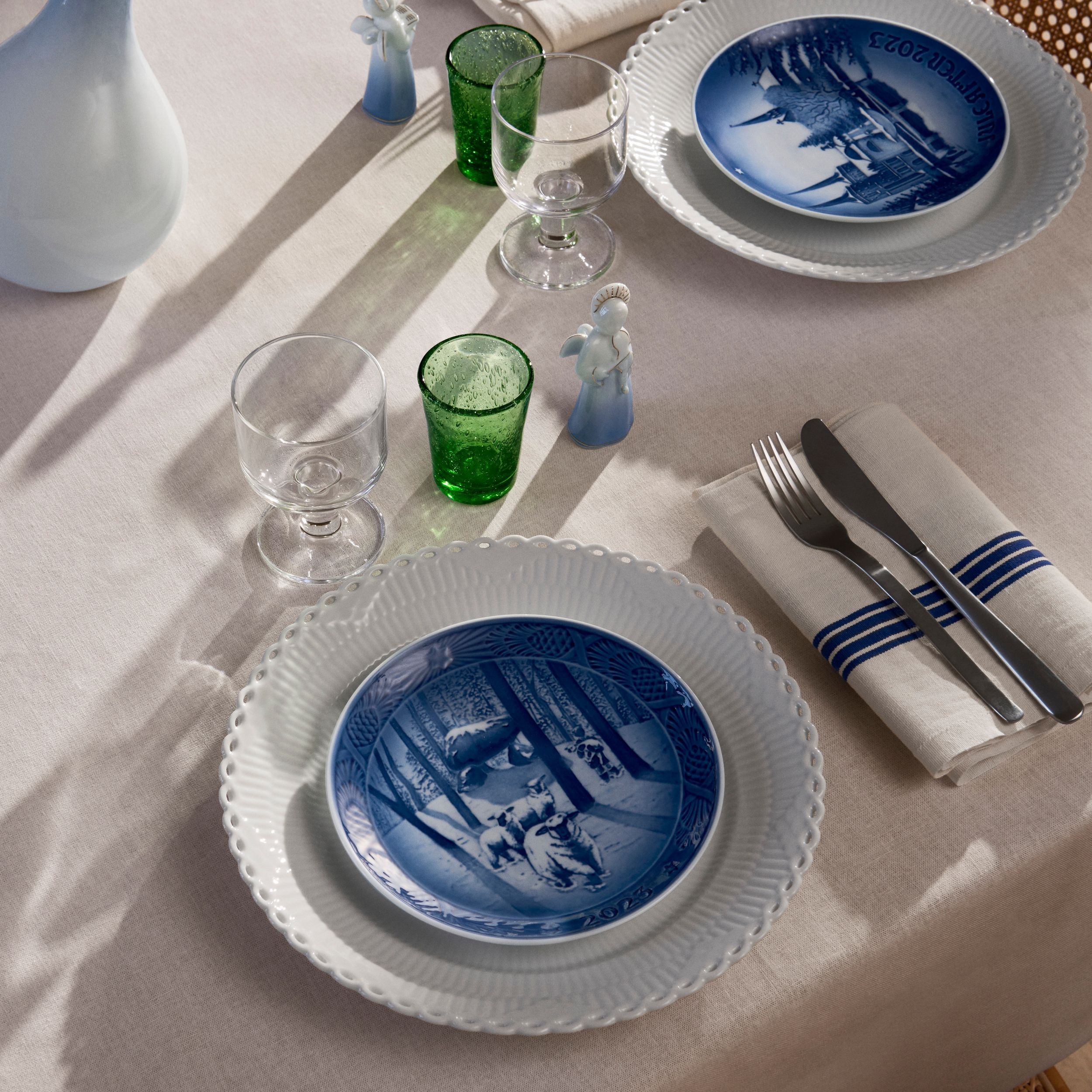 Blue Collectibles Angel with Hymn Book, 9.5 cm | Royal Copenhagen