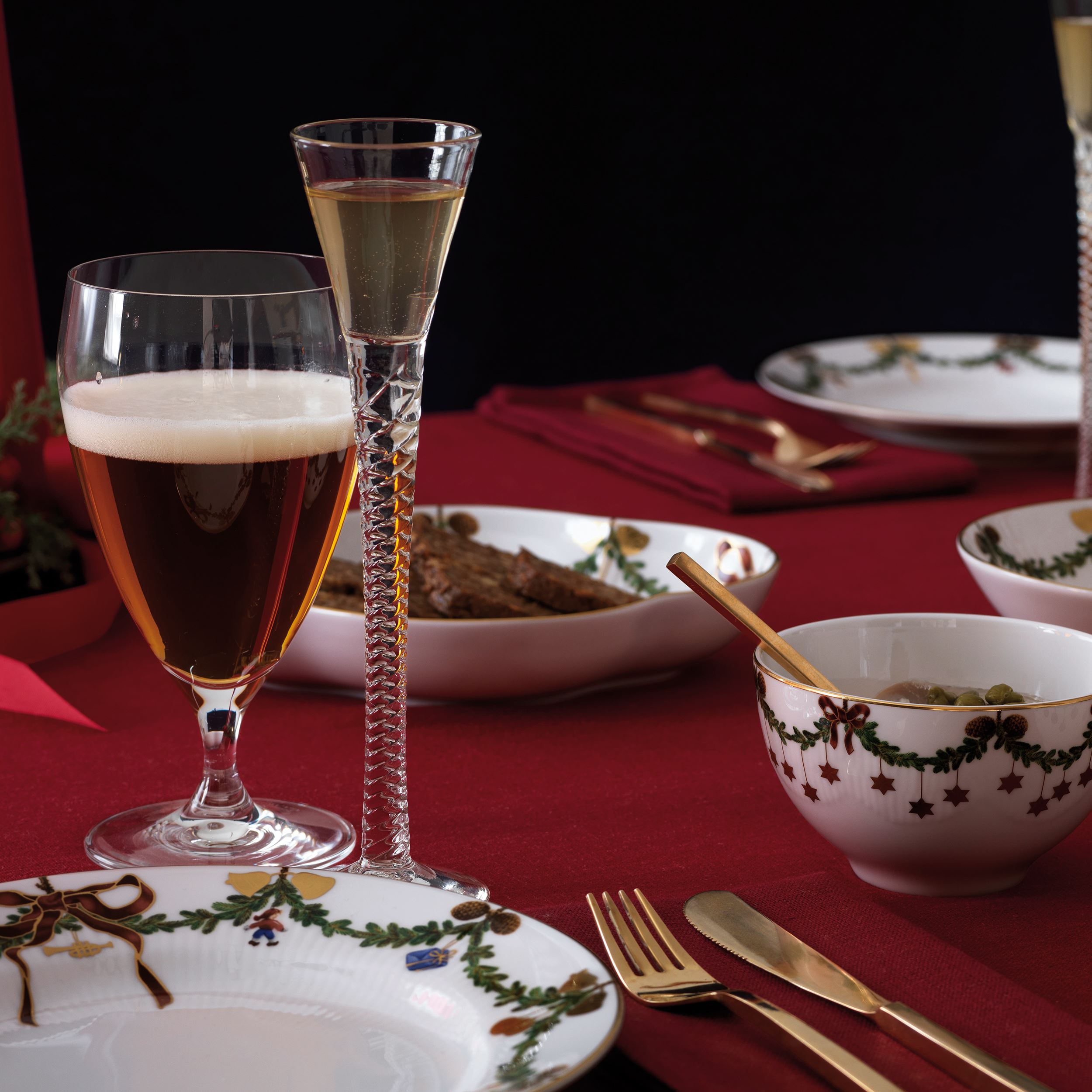 Star Fluted Christmas Plate, 21 cm | Royal Copenhagen