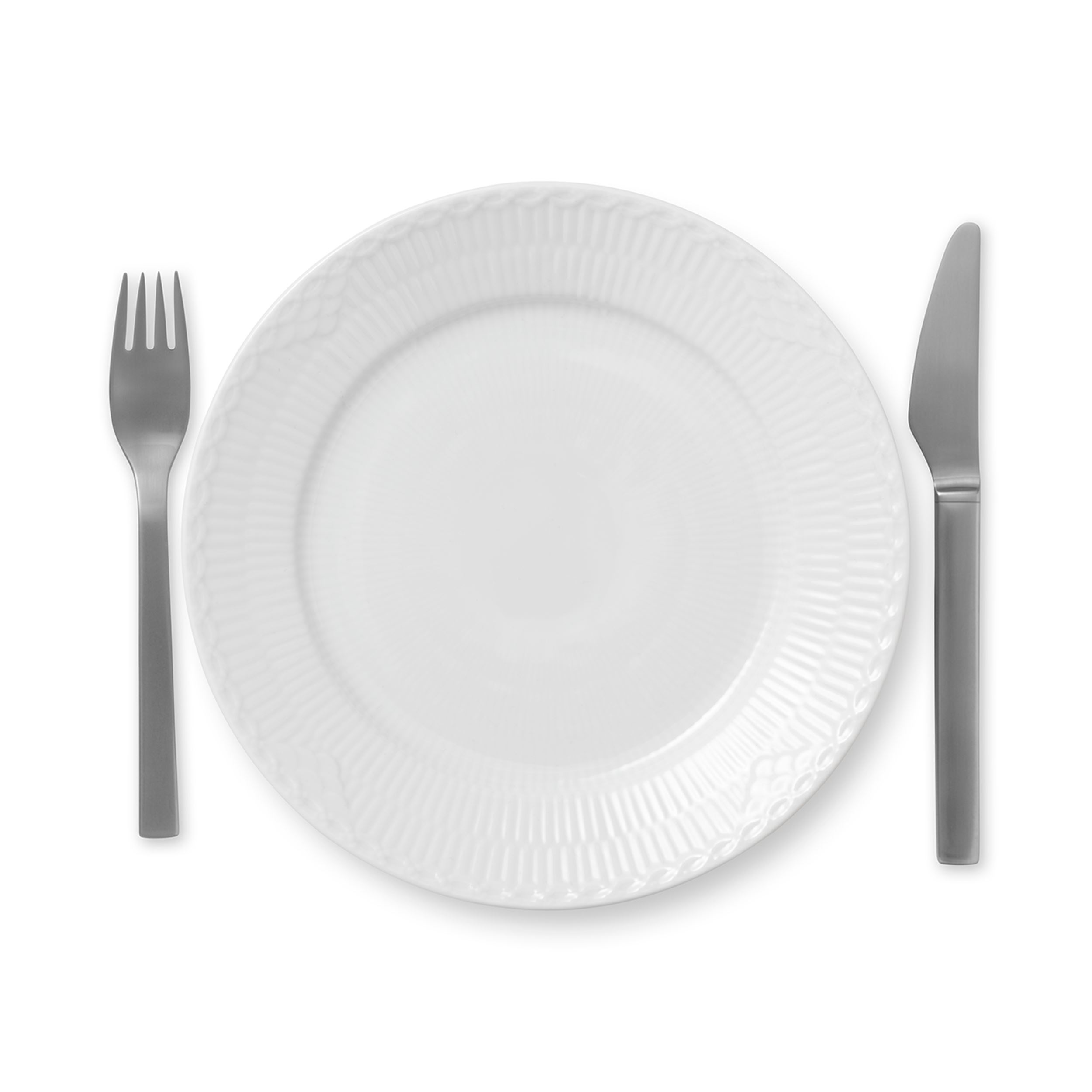 White Fluted Half Lace Plate, 22 cm | Royal Copenhagen