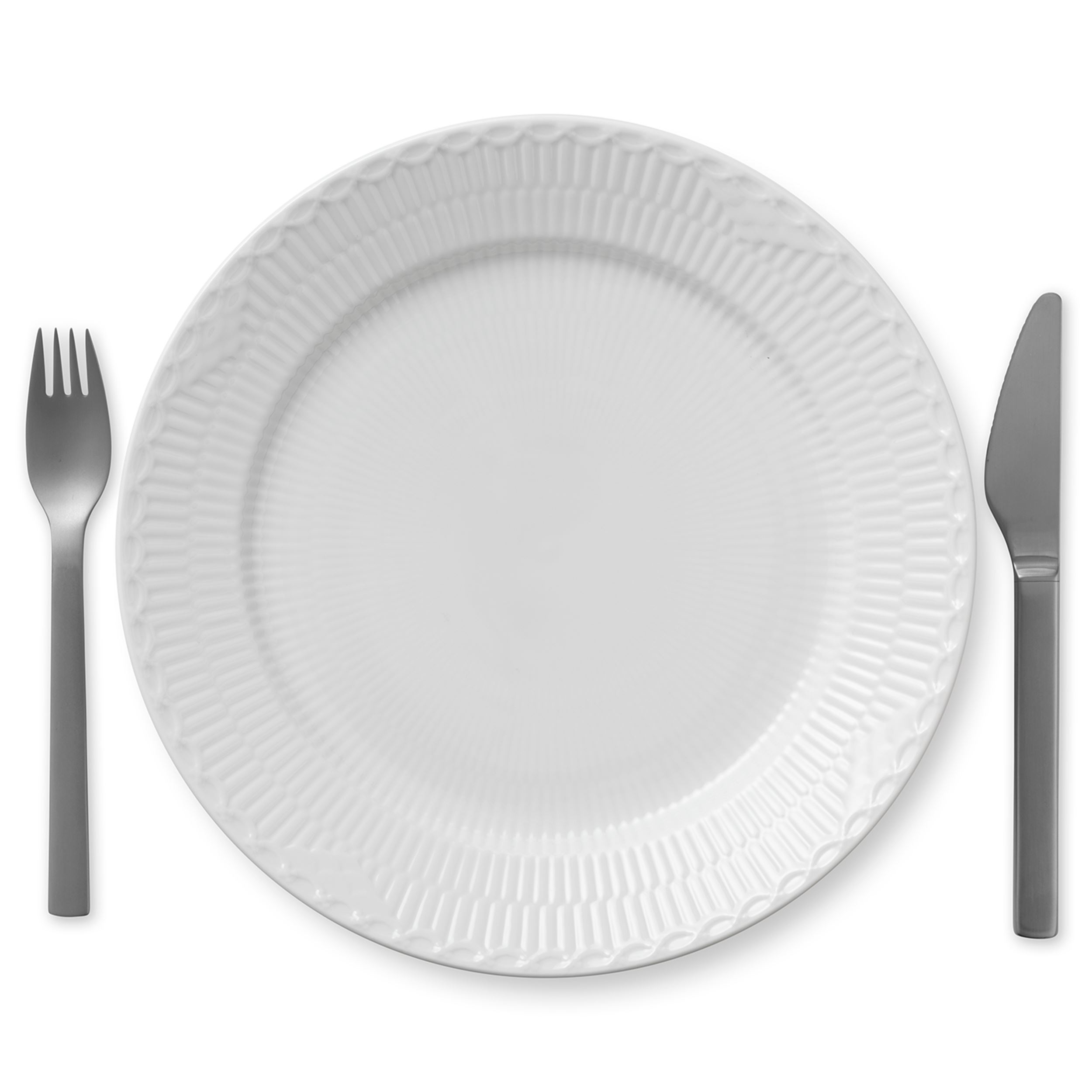 White Fluted Half Lace Plate, 27 cm | Royal Copenhagen