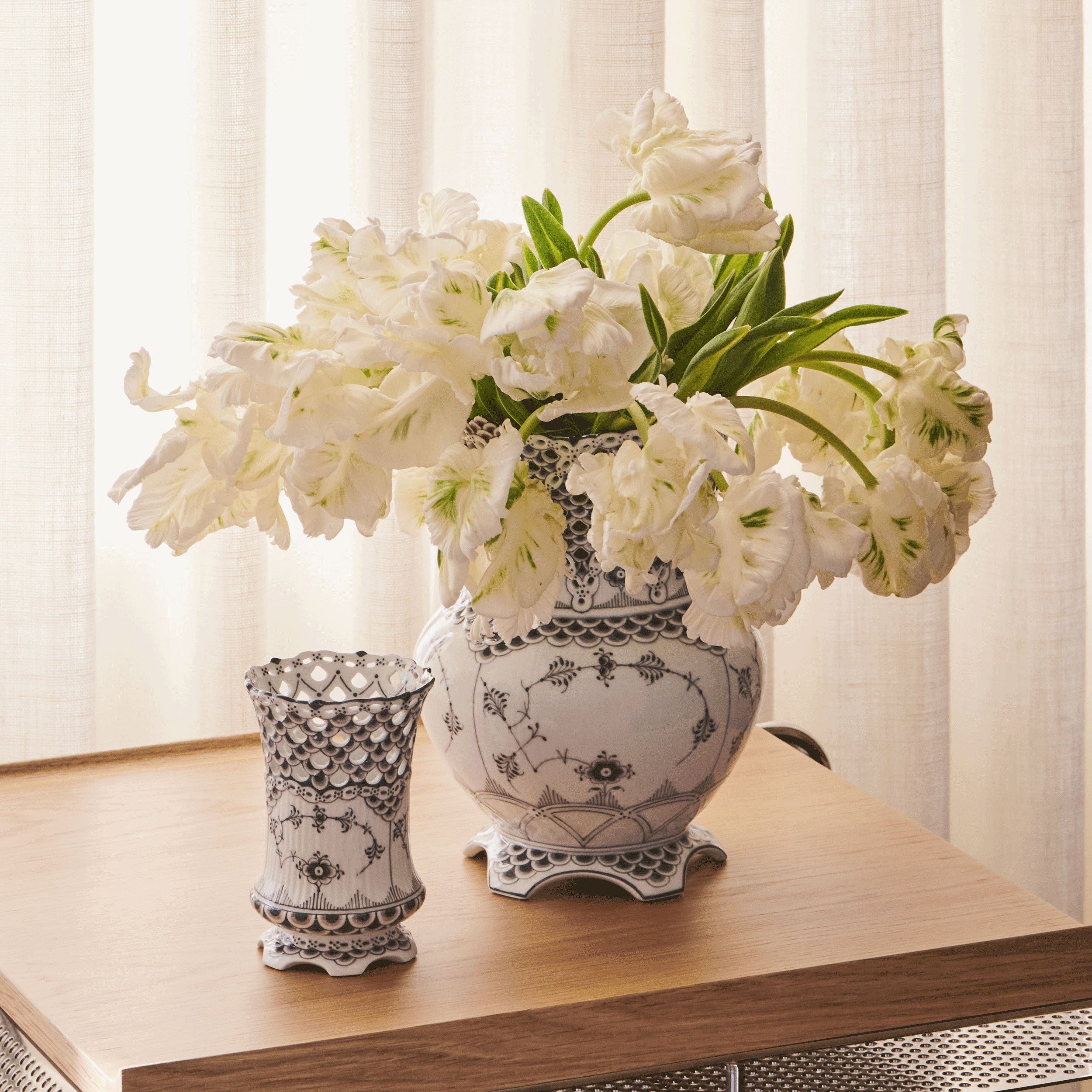 Black Fluted Full Lace Vase, 11 cm | Royal Copenhagen