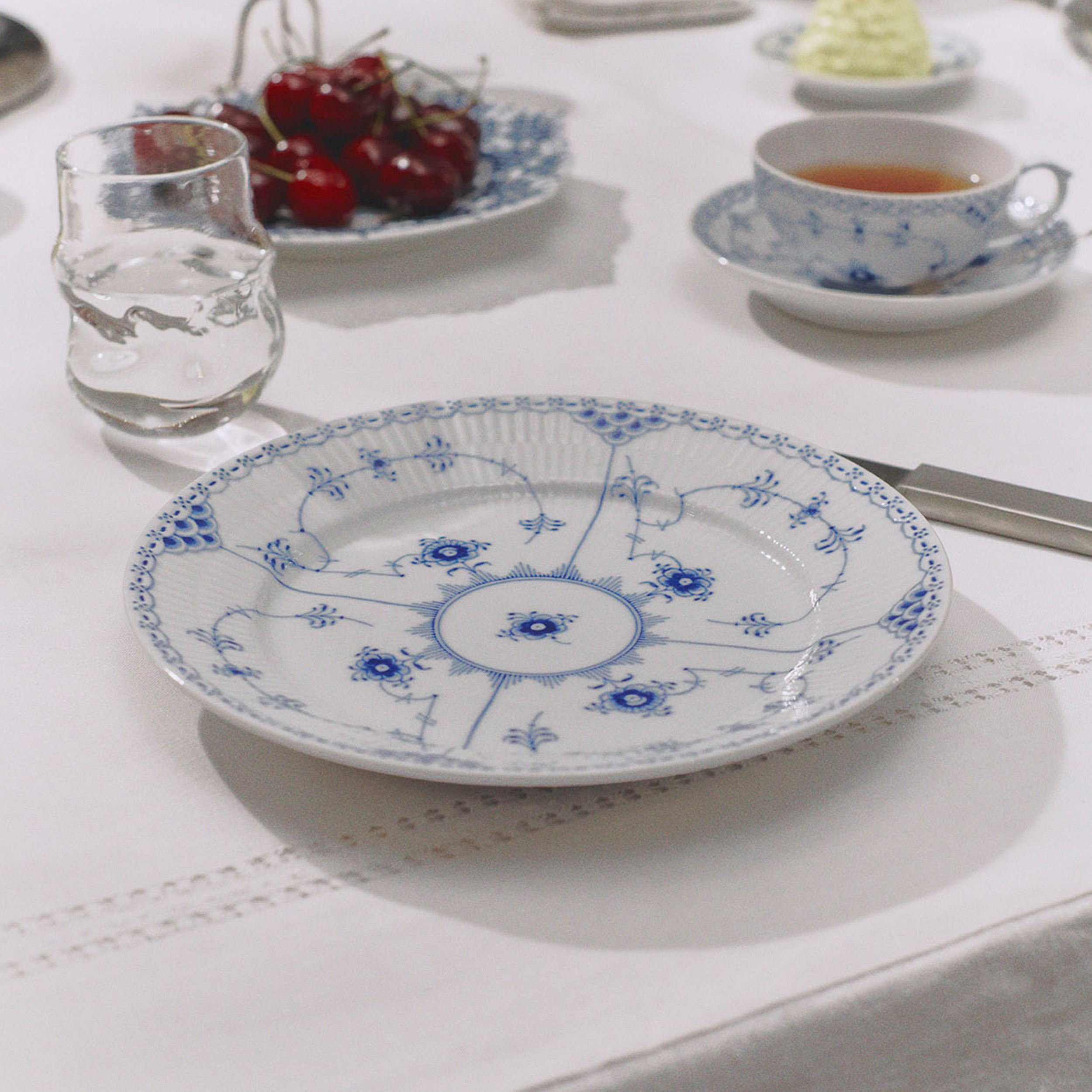 Blue Fluted Half Lace Plate 17 cm | Royal Copenhagen
