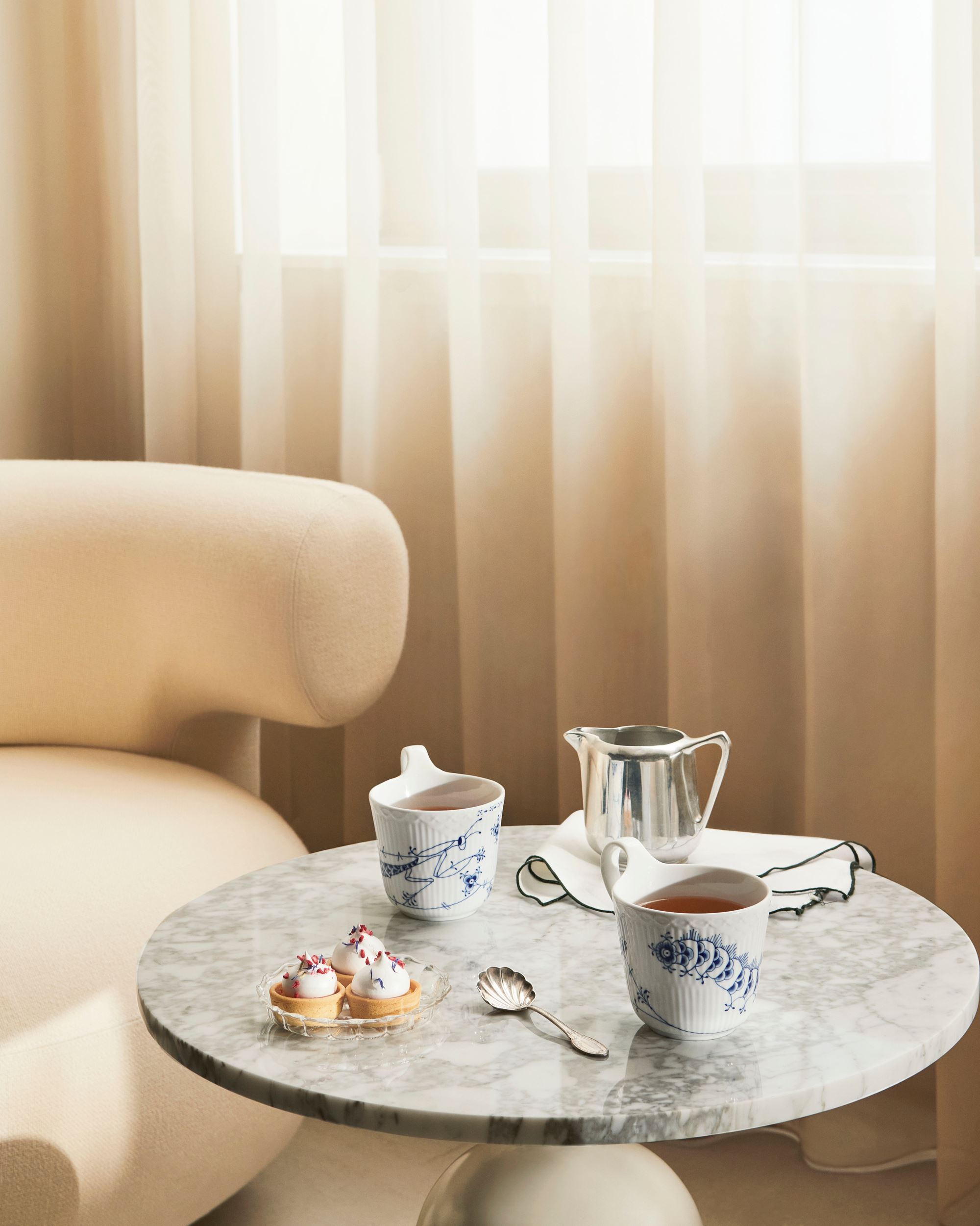 Royal Creatures Tasse mit Hohem Henkel, Gottesanbeterin, 33 cl | Royal ...