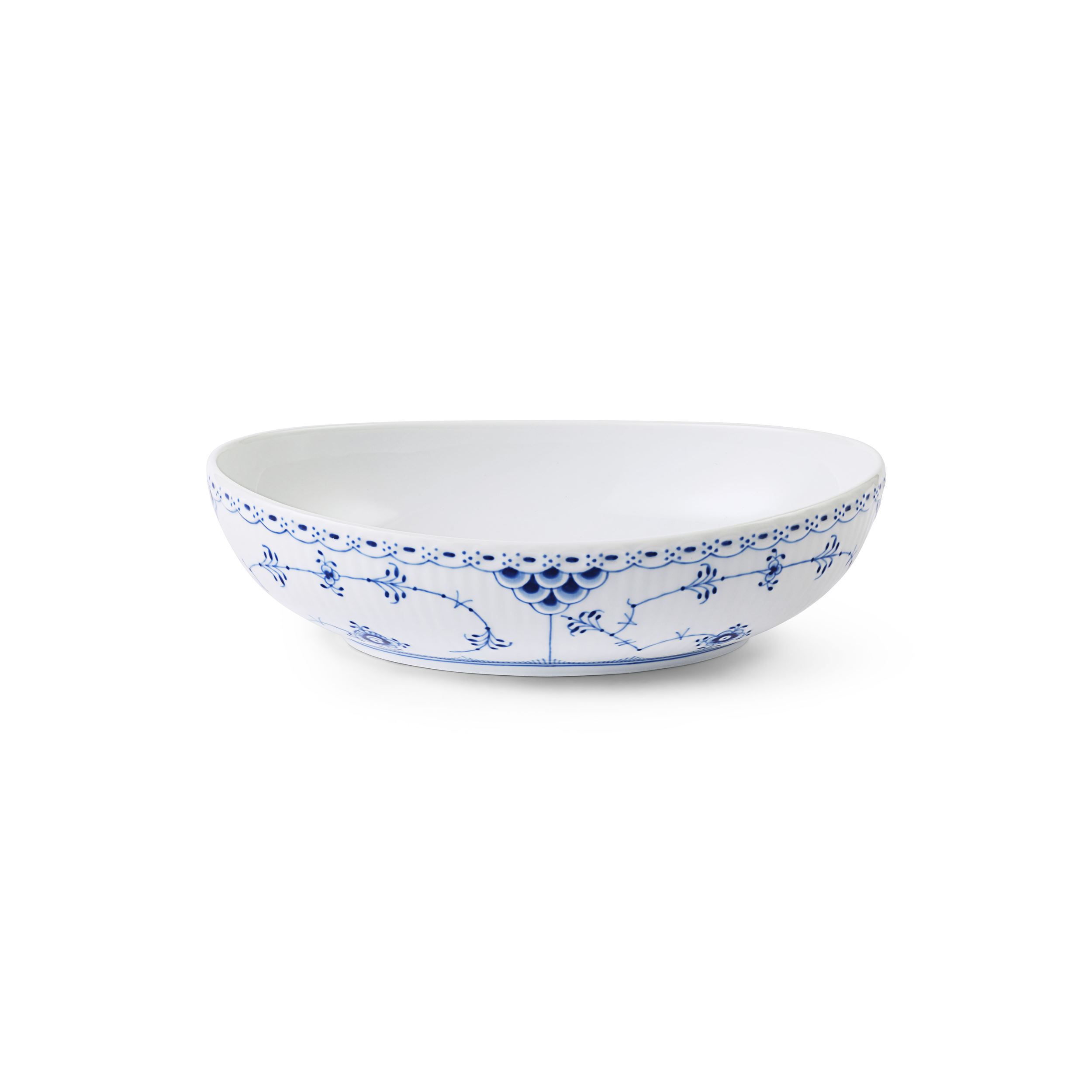 Blue Fluted Half Lace Oval Bowl, 75 cl | Royal Copenhagen