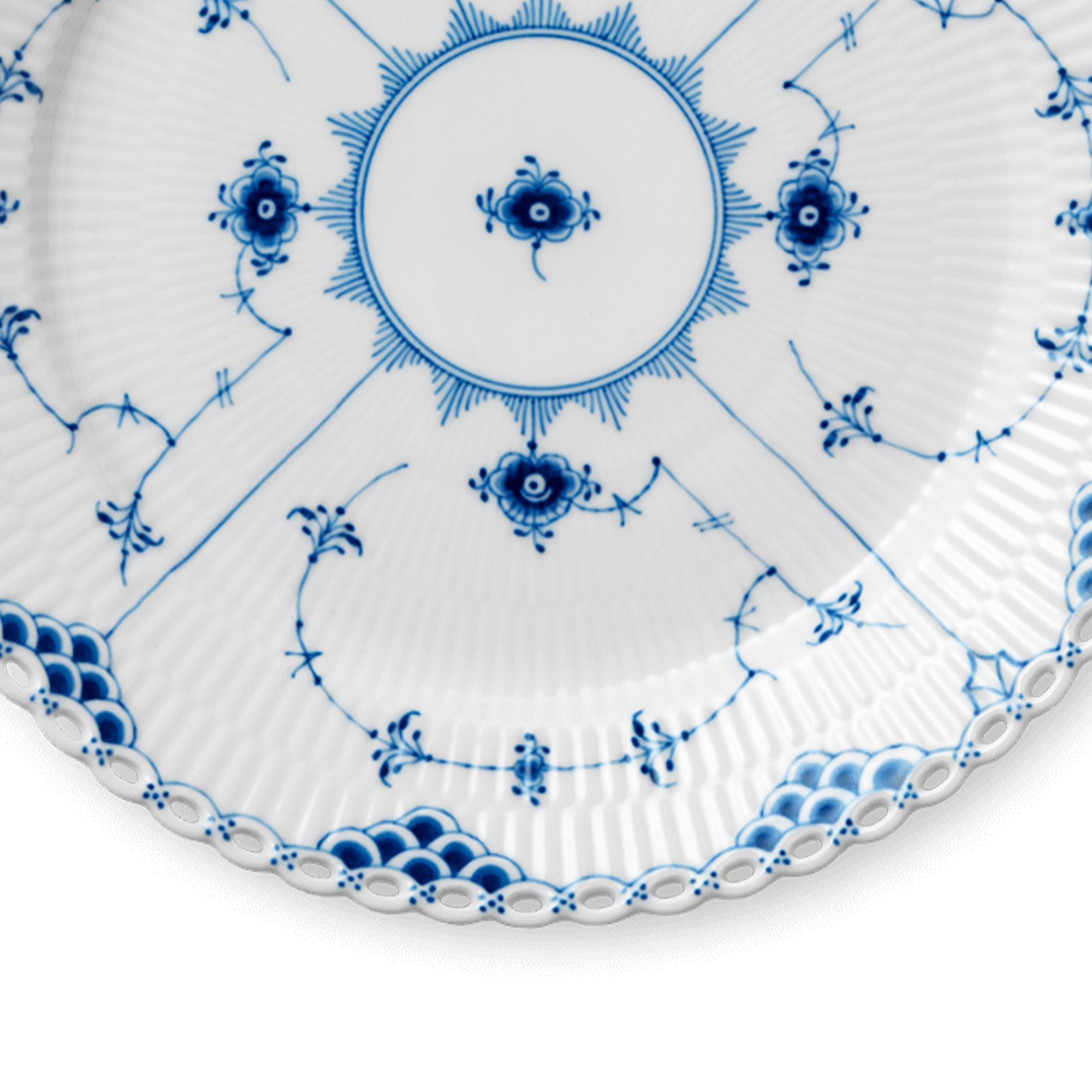 Blue Fluted Full Lace Plate, 27 cm | Royal Copenhagen