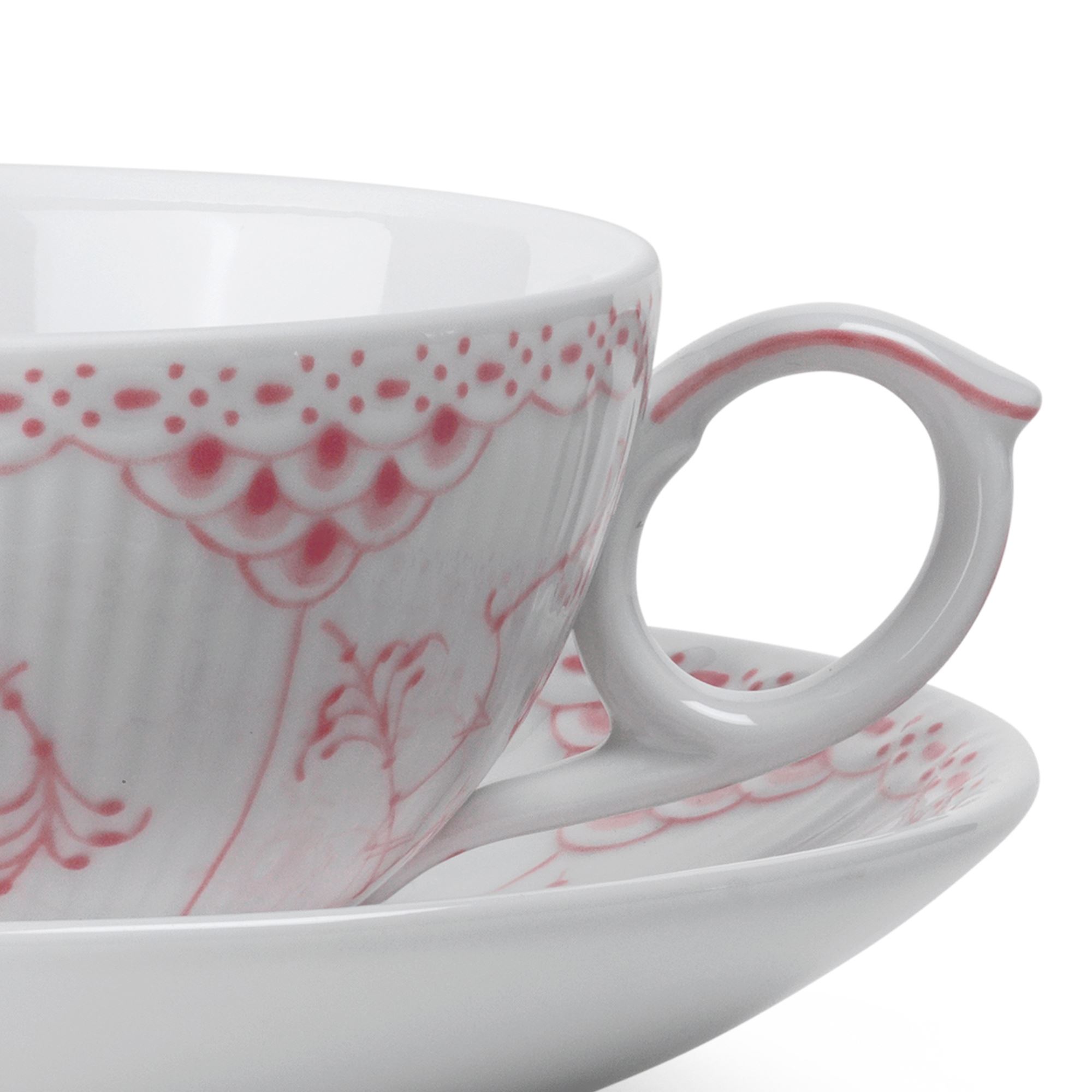 Coral Fluted Half Lace Cup and Saucer, 20 cl | Royal Copenhagen