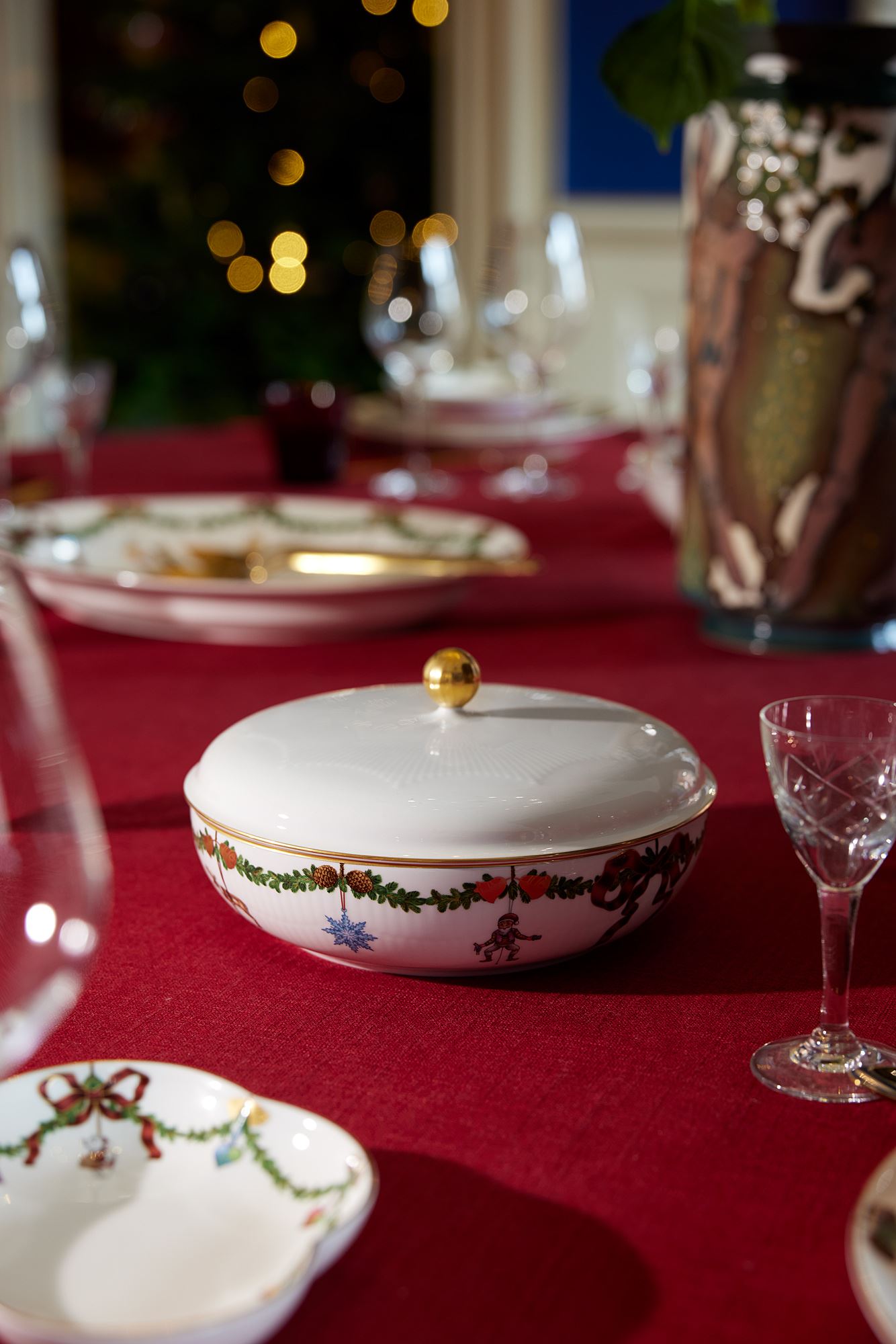 Dæk dit julebord med Stjerne Riflet Jul