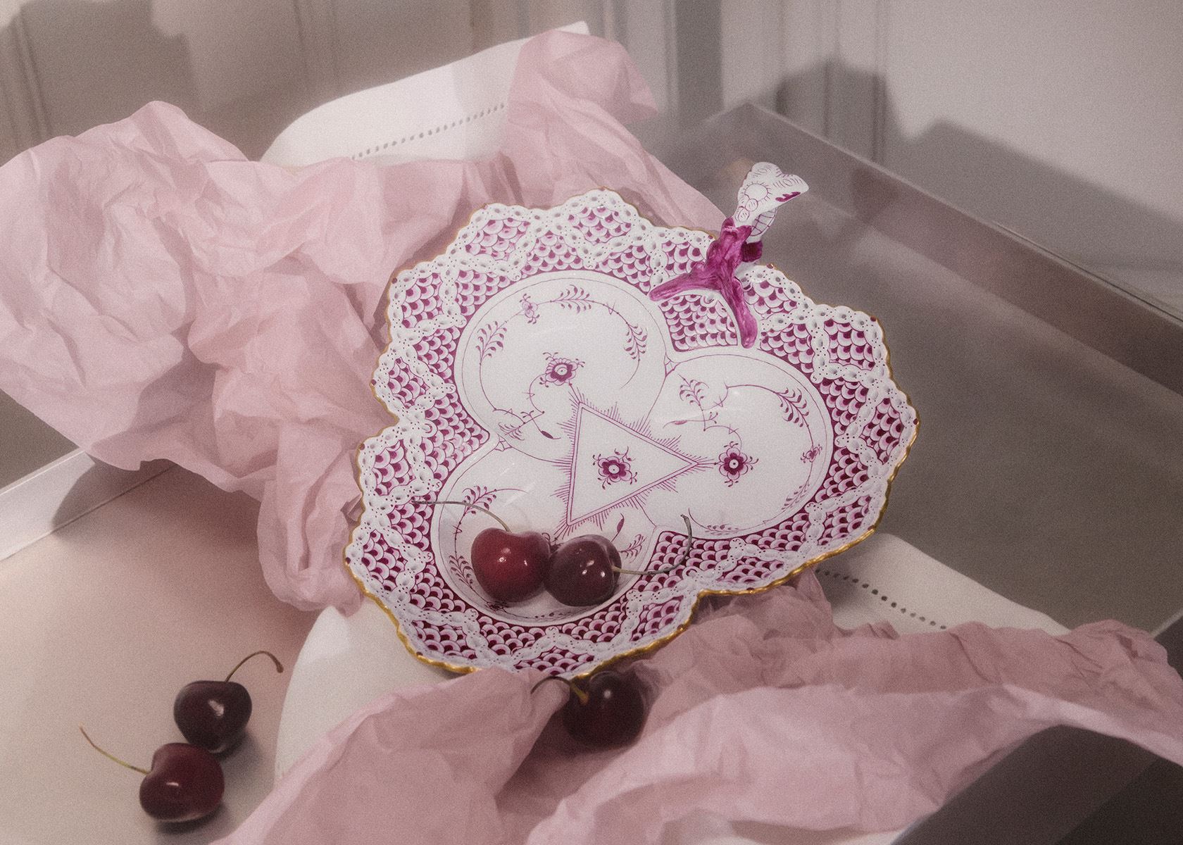 Purpur Fluted Full Lace with Gold