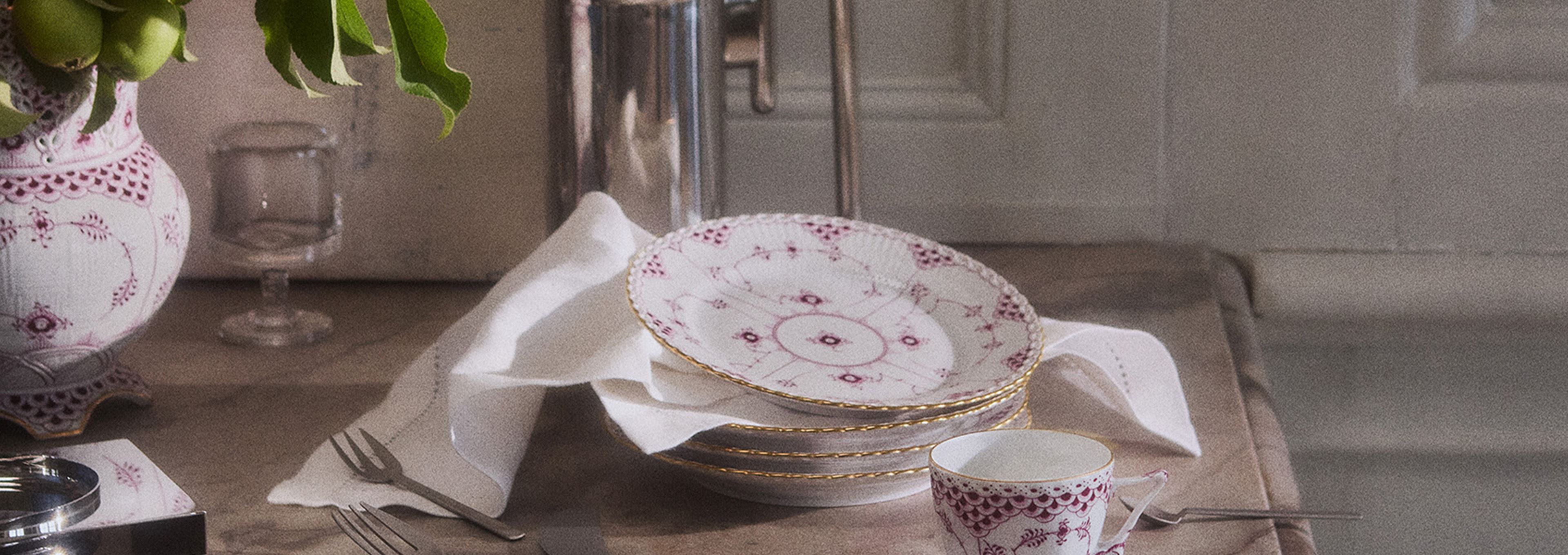 Purpur Fluted Full Lace with Gold